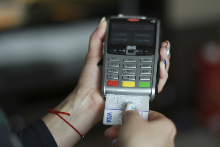 Din prima zi a lui 2017, magazinele devin bancomate. Toți comercianții ...