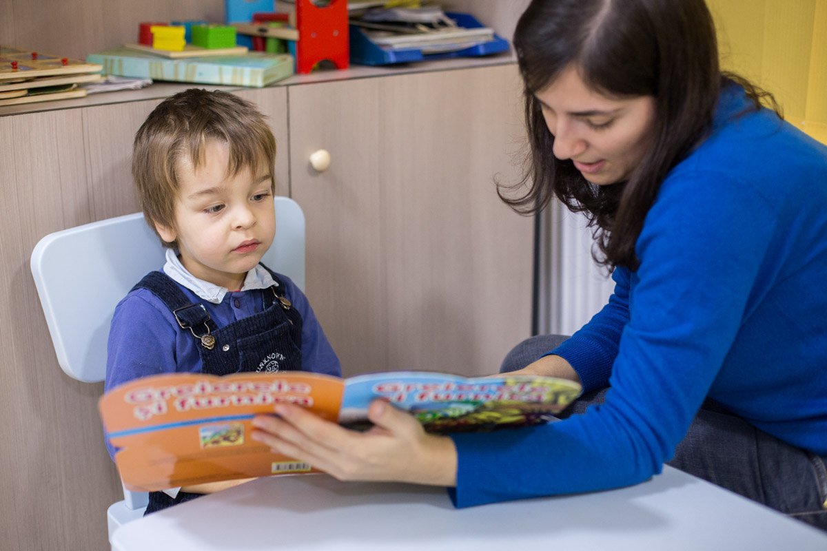 „În fața unui copil cu autism, cadrele didactice ar trebui să se ...
