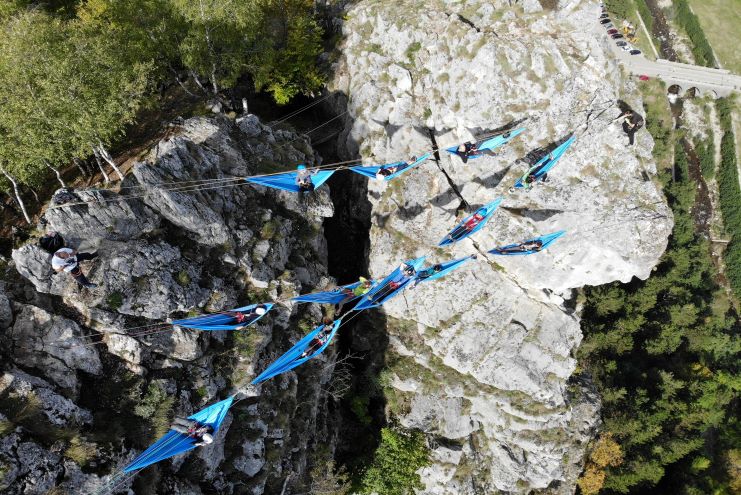 Experiența „Hamace la înălțime” sau cum să-ți înfrângi demonii în vârf ...