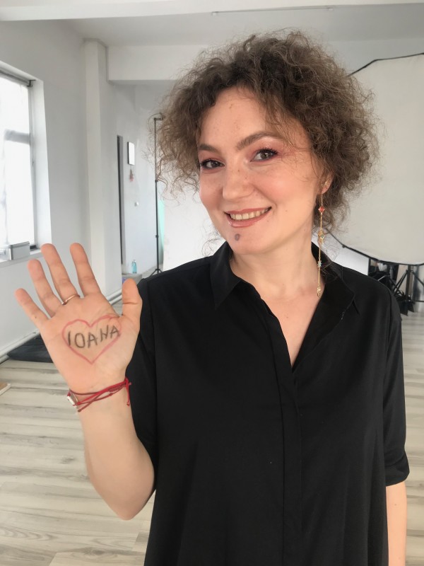 În pielea Ioanei Nicolescu. Experiment: am căutat pe net câte Ioane ...