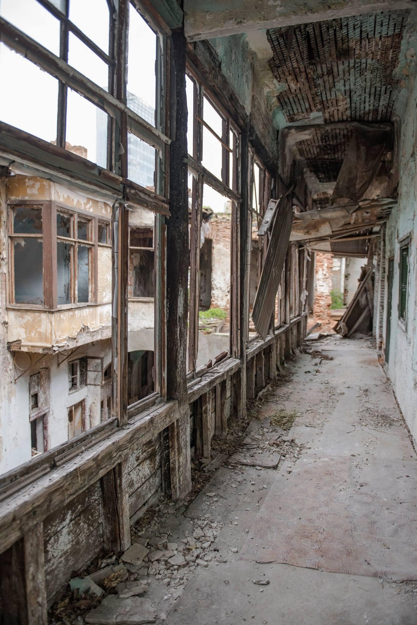 GALERIE FOTO. Hanul Solacolu, de pe Calea Moșilor, aflat în stare ...